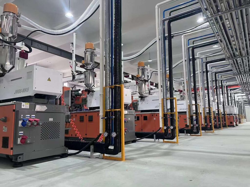 Advantages of the intelligent feeding system of the injection molding ...